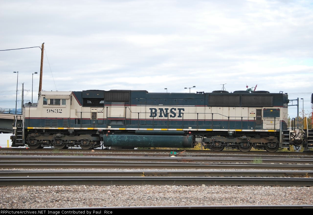 BNSF 9832
